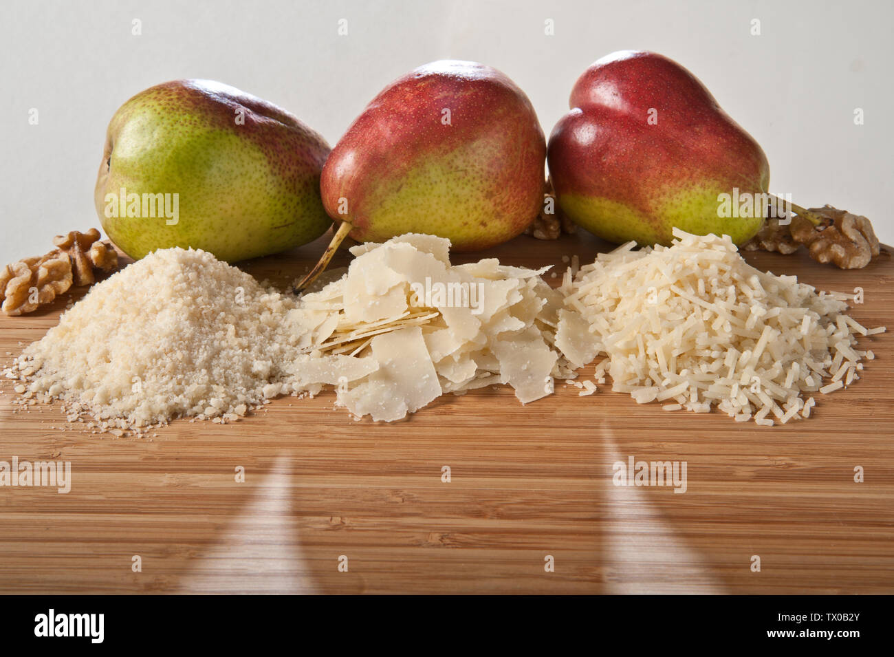 Formaggio a brandelli immagini e fotografie stock ad alta risoluzione ...