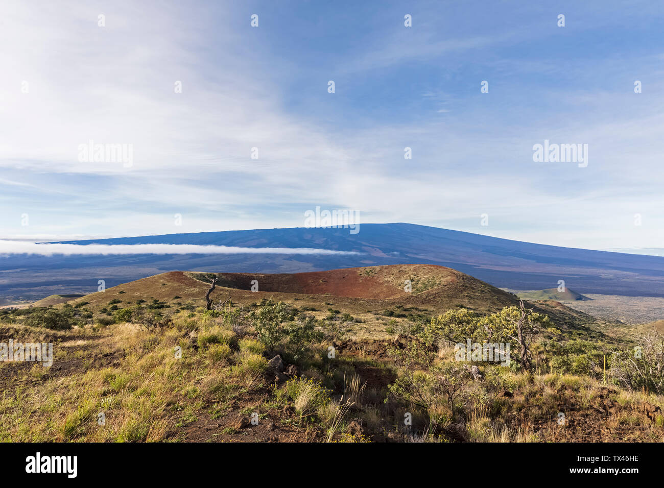 Cono vulcanico con immagini e fotografie stock ad alta risoluzione - Alamy