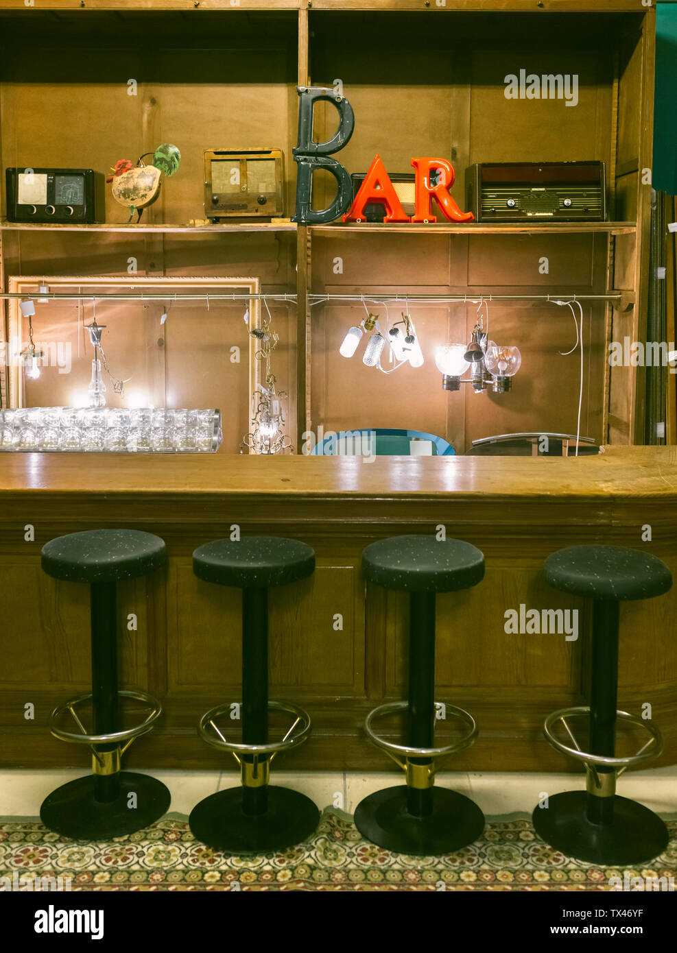 Vintage furniture shop immagini e fotografie stock ad alta risoluzione ...