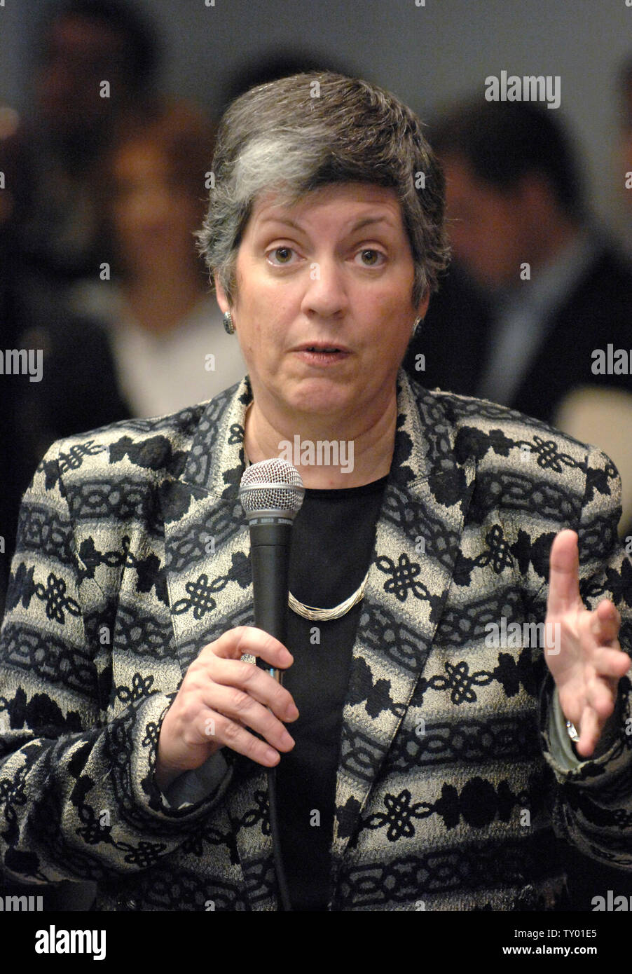 Colmare le differenze immagini e fotografie stock ad alta risoluzione ...