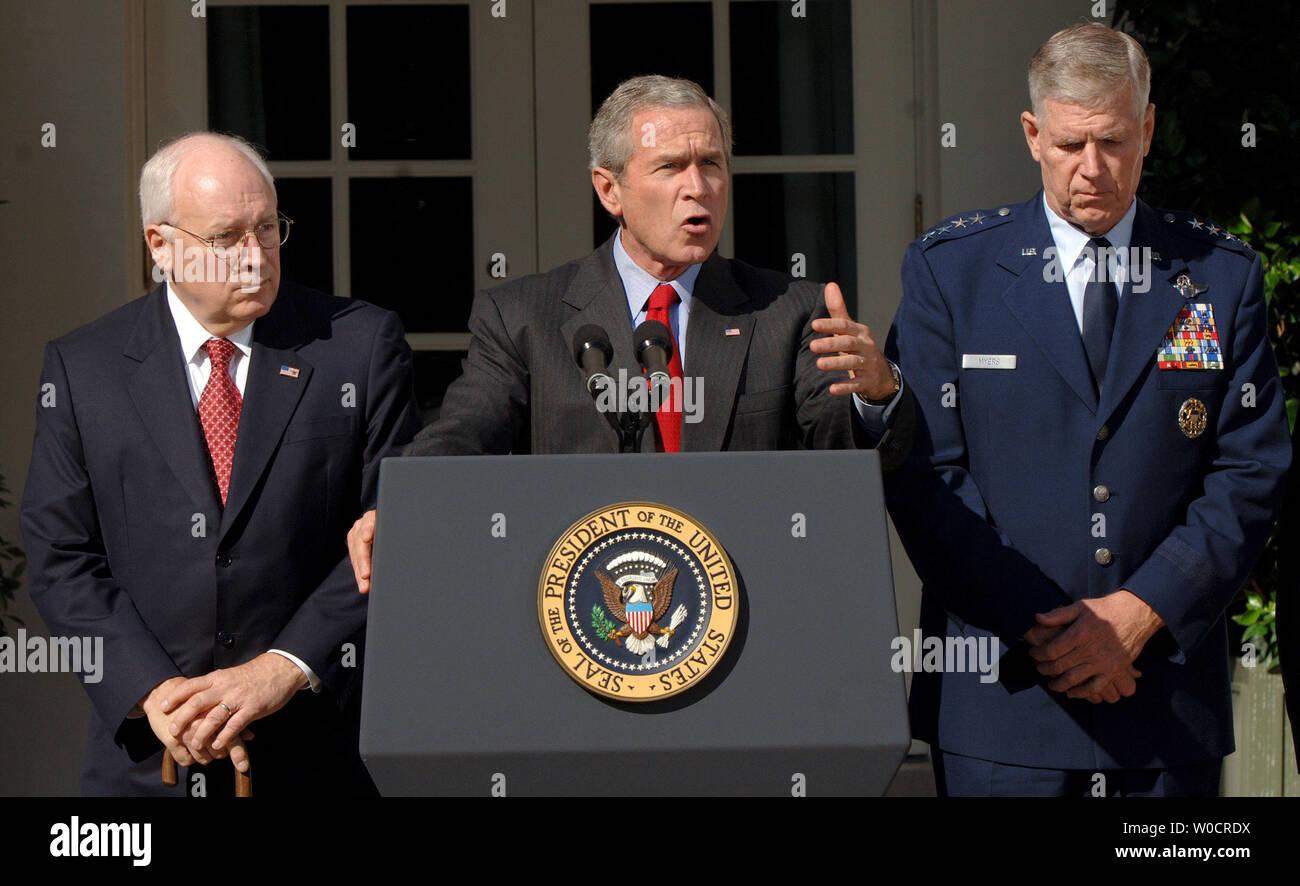 Stati Uniti Il Presidente George W Bush, affiancato dal Vice Presidente ...