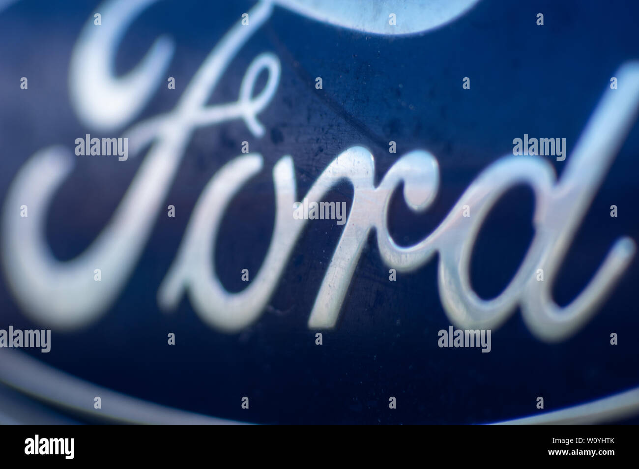 Ford logo immagini e fotografie stock ad alta risoluzione - Alamy