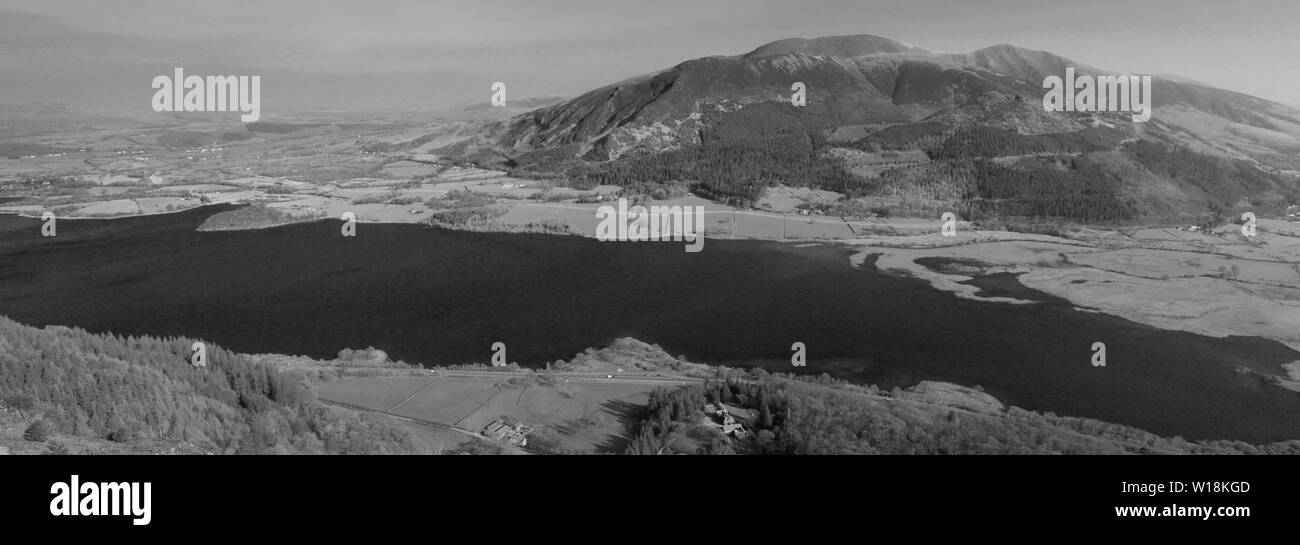 La molla vista sul lago di Bassenthwaite da Barf cadde, Keswick Town ...