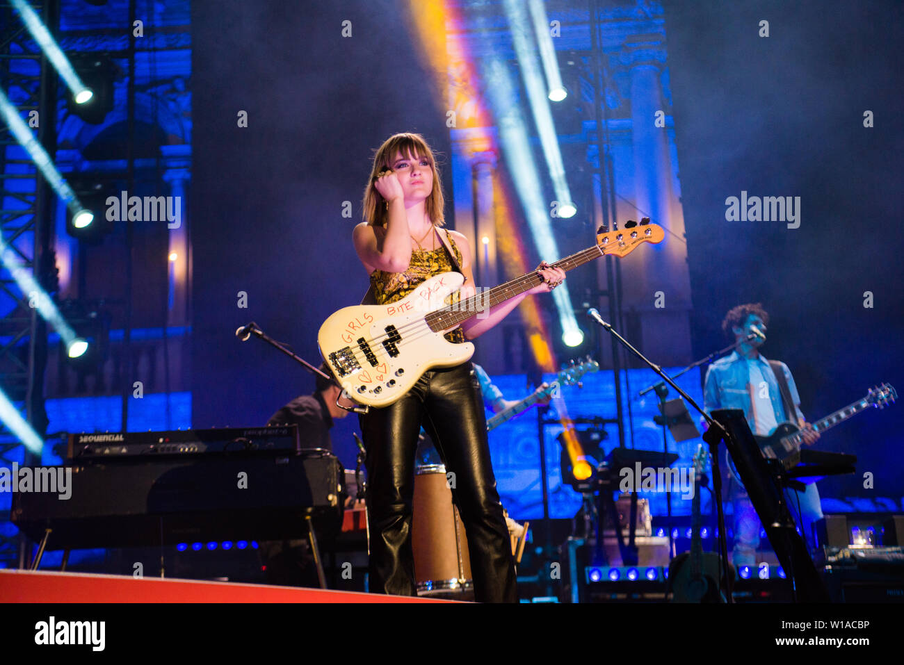 Aperol parte dei 100 anni @ piazza San Marco (VE) con Max Gazze ...