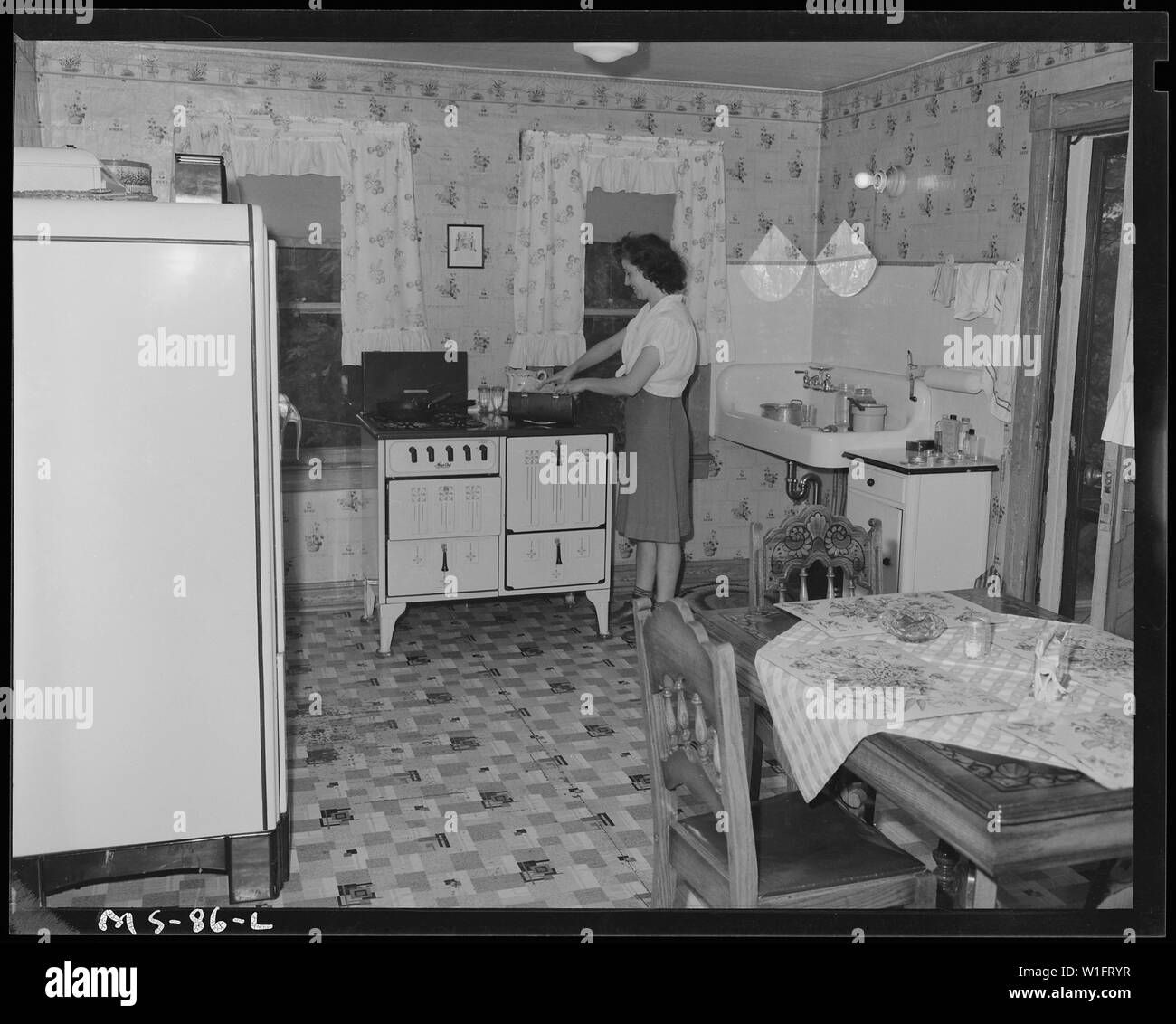 La cucina della sig.ra J. V. Powell. Suo marito è una miniera ...