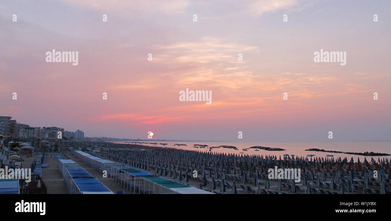 Spiaggia di riccione immagini e fotografie stock ad alta risoluzione ...