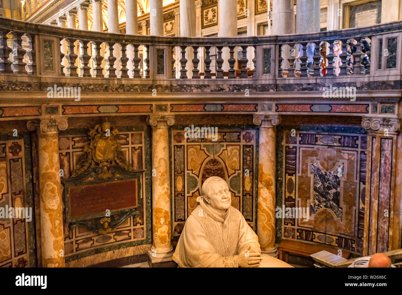 Il Papa prega statua tomba la Basilica di Santa Maria Maggiore a Roma ...