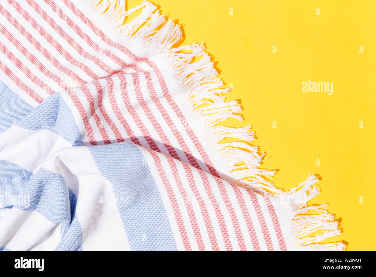 Telo mare giallo immagini e fotografie stock ad alta risoluzione - Alamy