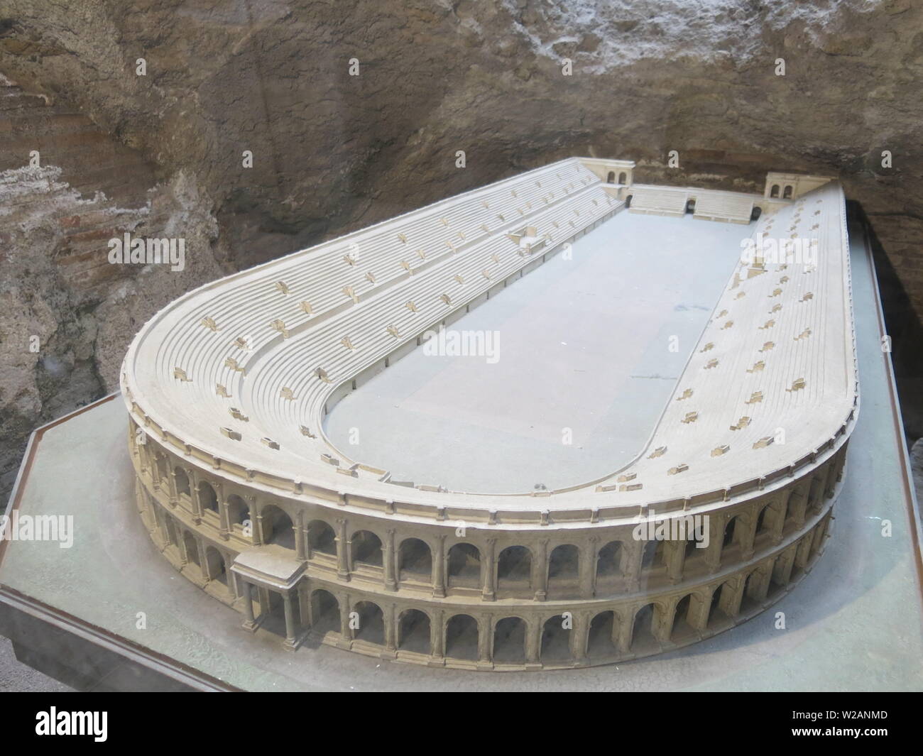 Rovine dello stadio di Domiziano giacciono 4,5 metri sotto il livello ...