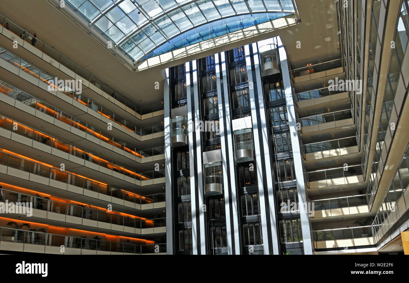 Hilton hotel lobby reception immagini e fotografie stock ad alta ...