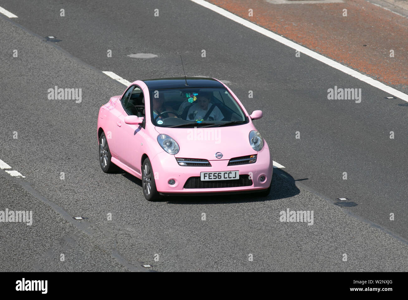 Nissan micra sport cc immagini e fotografie stock ad alta risoluzione ...