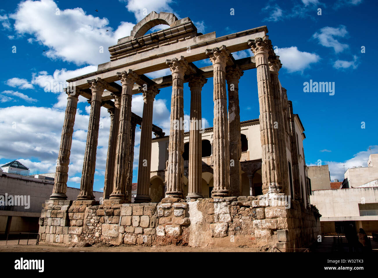Antico tempio romano di diana a merida immagini e fotografie stock ad ...
