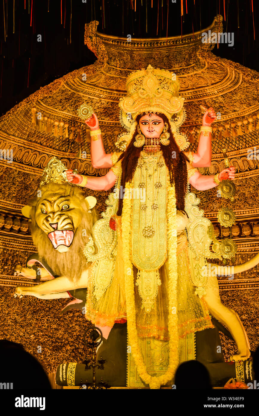 Durga puja und lord shiva statue immagini e fotografie stock ad alta ...