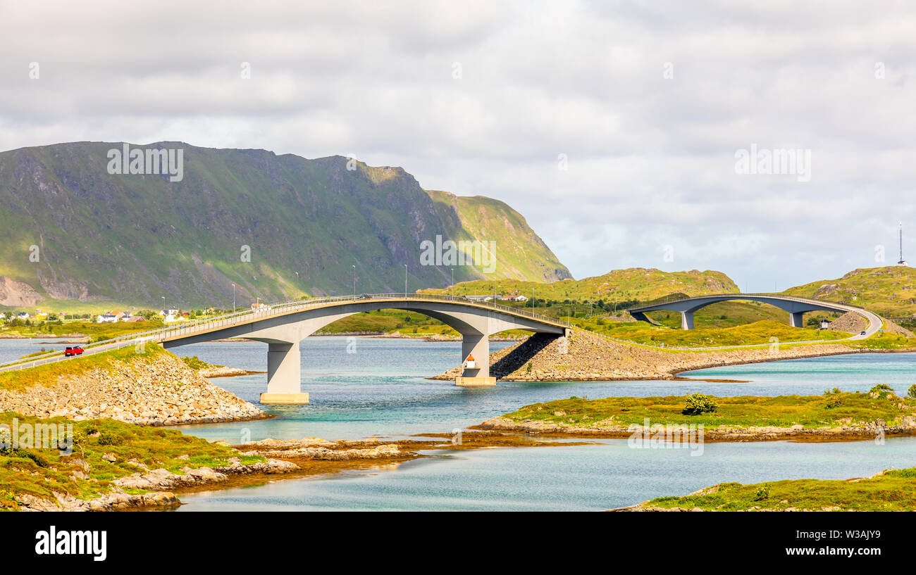 Strada lofoten immagini e fotografie stock ad alta risoluzione - Alamy