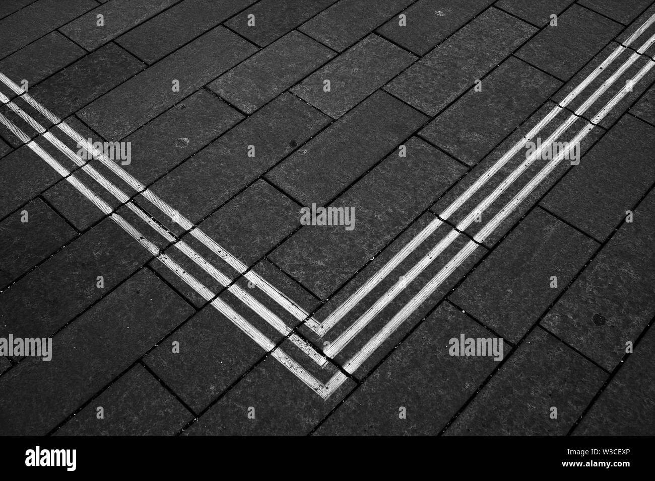 Linee direzionali immagini e fotografie stock ad alta risoluzione - Alamy