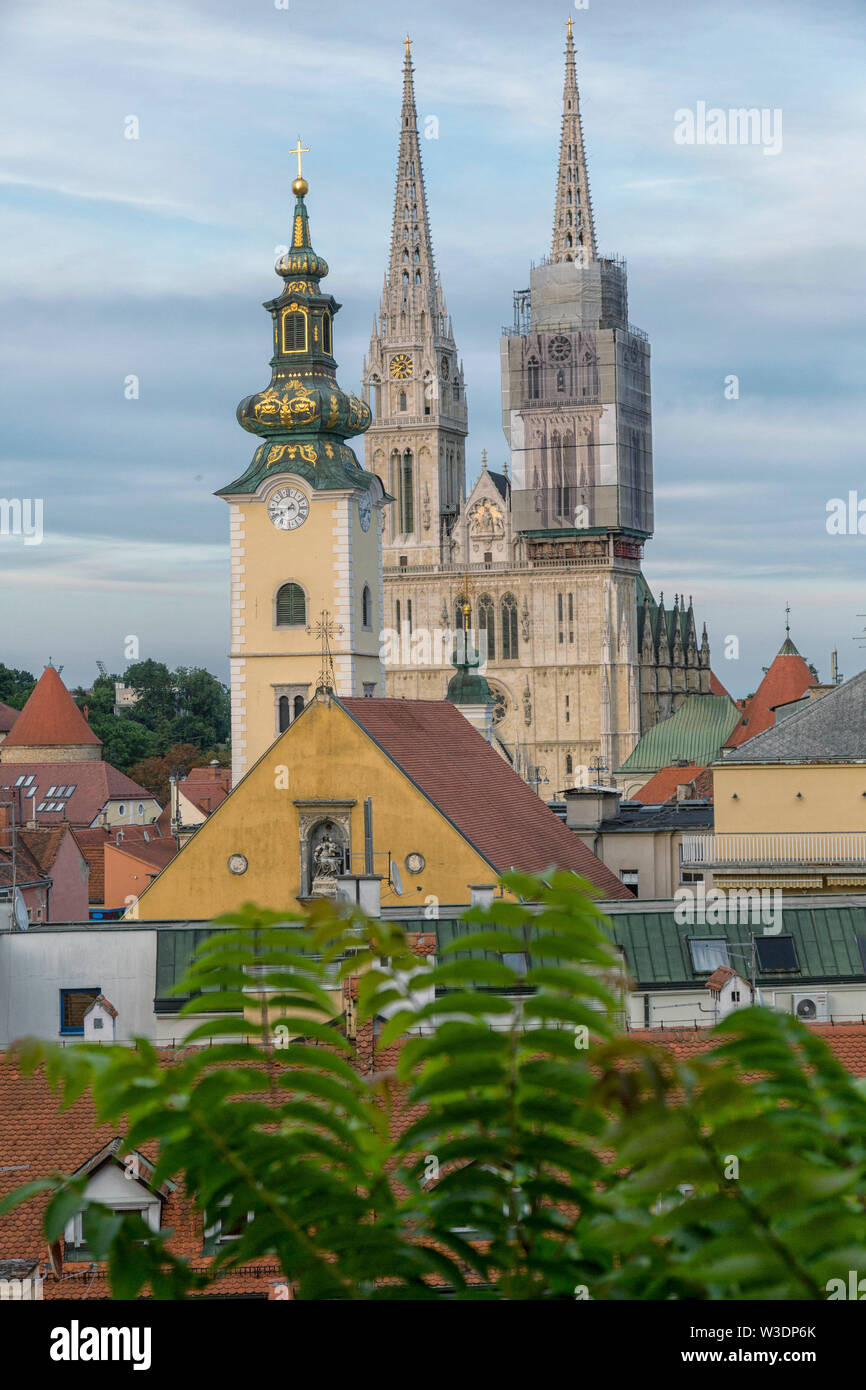 Torri della cattedrale di zagabria immagini e fotografie stock ad alta ...