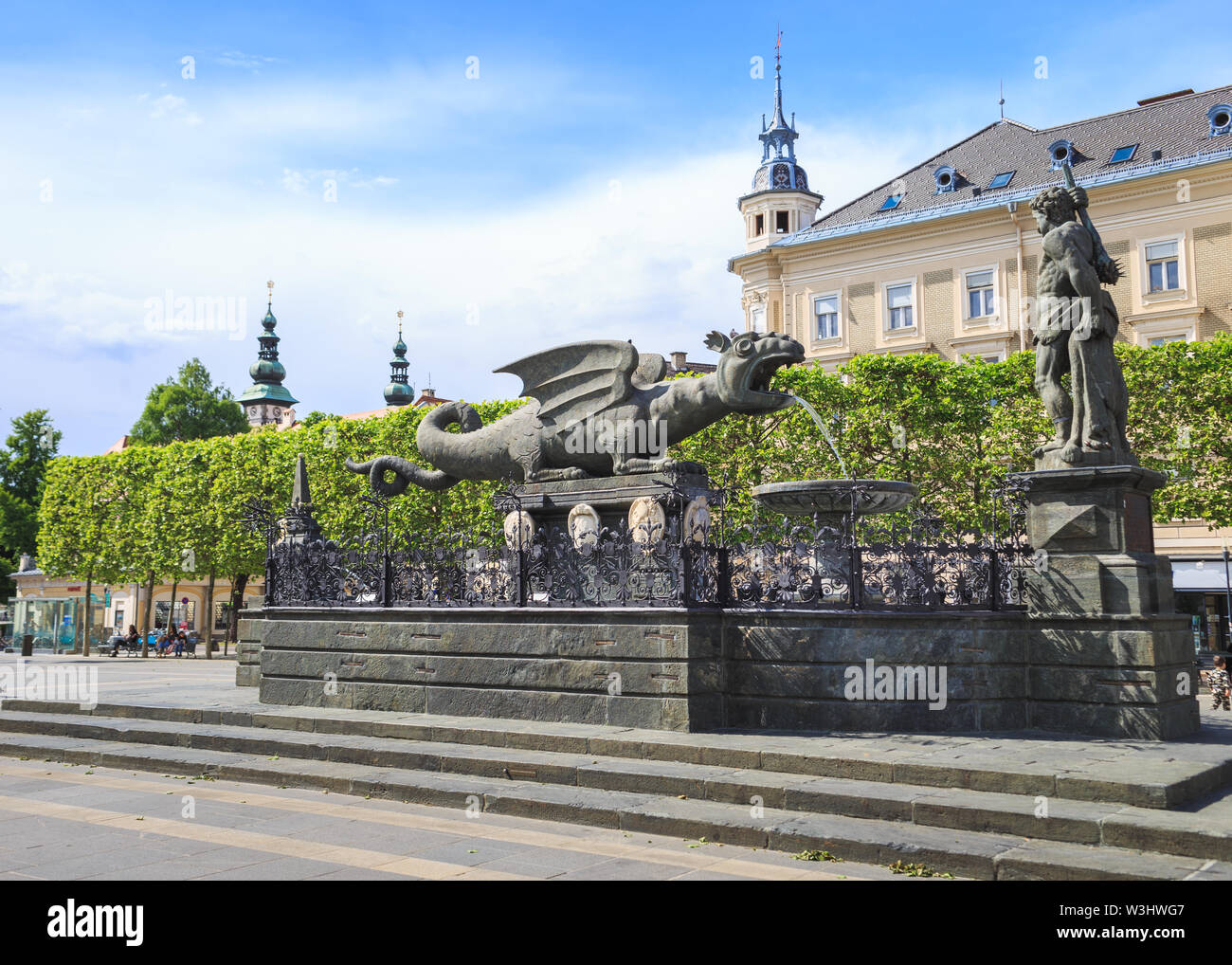 Monumento del drago immagini e fotografie stock ad alta risoluzione - Alamy
