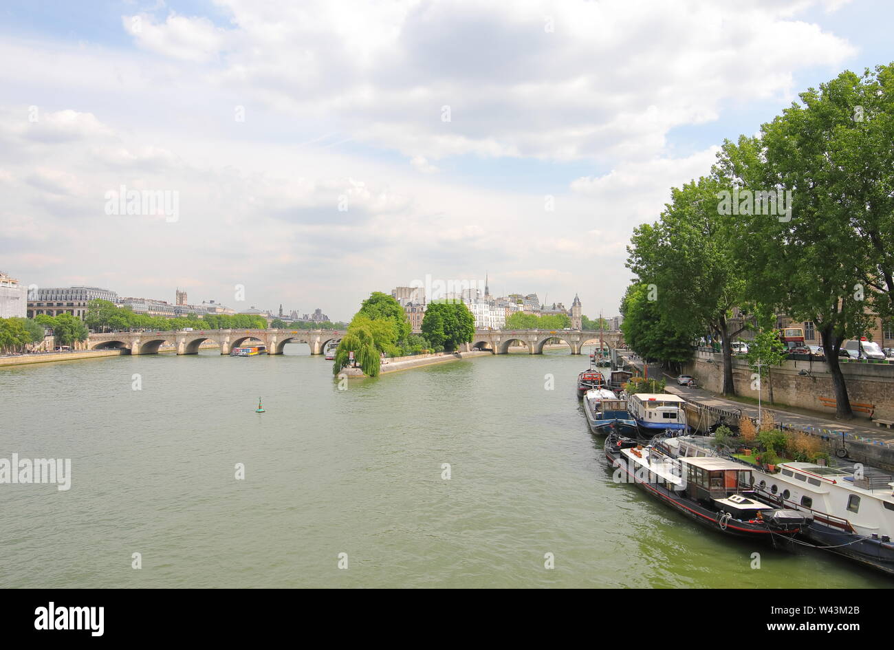 Isola di senna immagini e fotografie stock ad alta risoluzione - Alamy