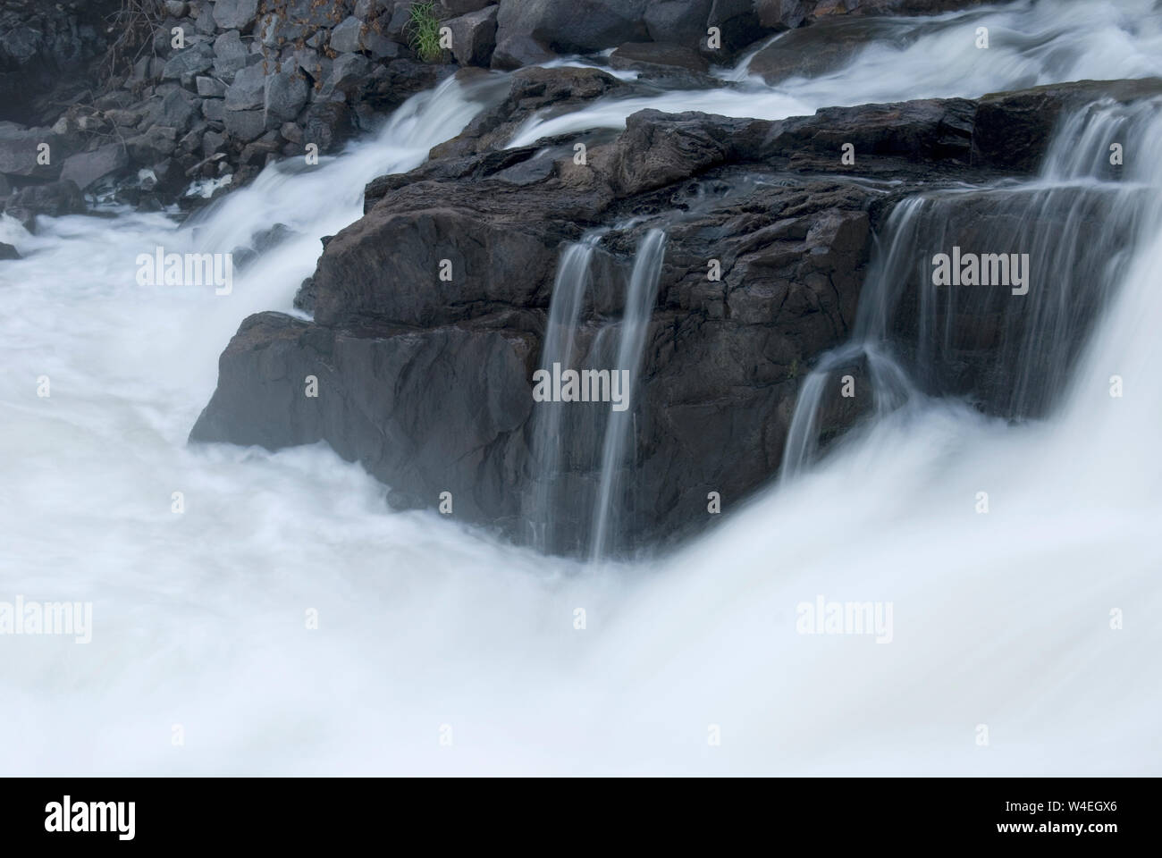 Cascate monocromatiche immagini e fotografie stock ad alta risoluzione - Alamy