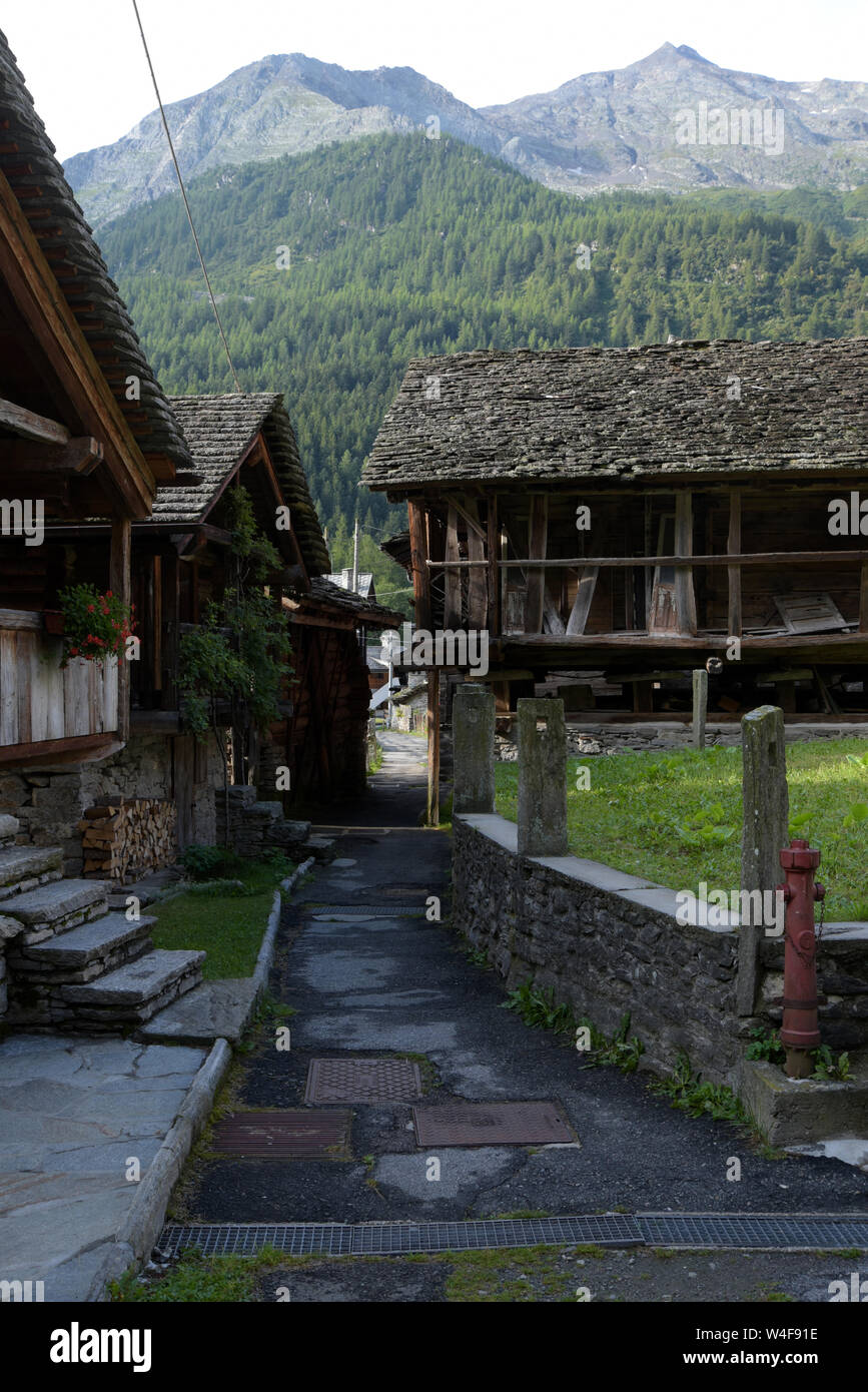 Walser house immagini e fotografie stock ad alta risoluzione - Alamy