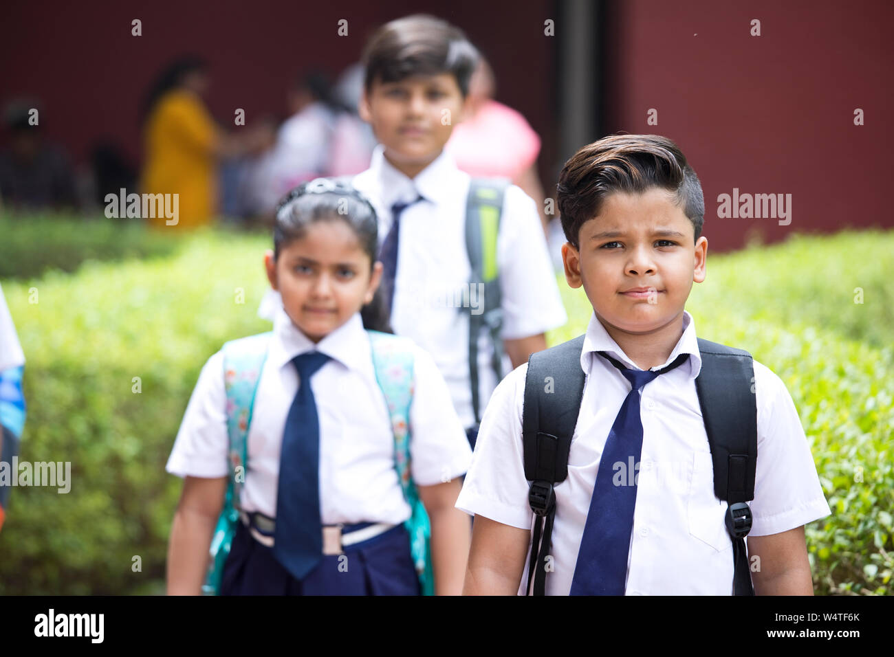 Scolaro scolari scolarette scolarette immagini e fotografie stock ad ...