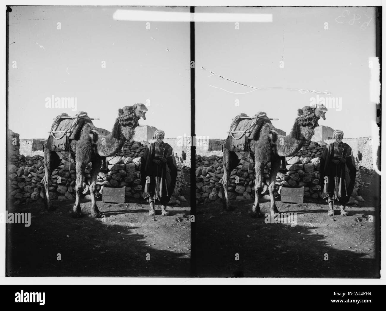 Costumi personaggi immagini e fotografie stock ad alta risoluzione - Alamy