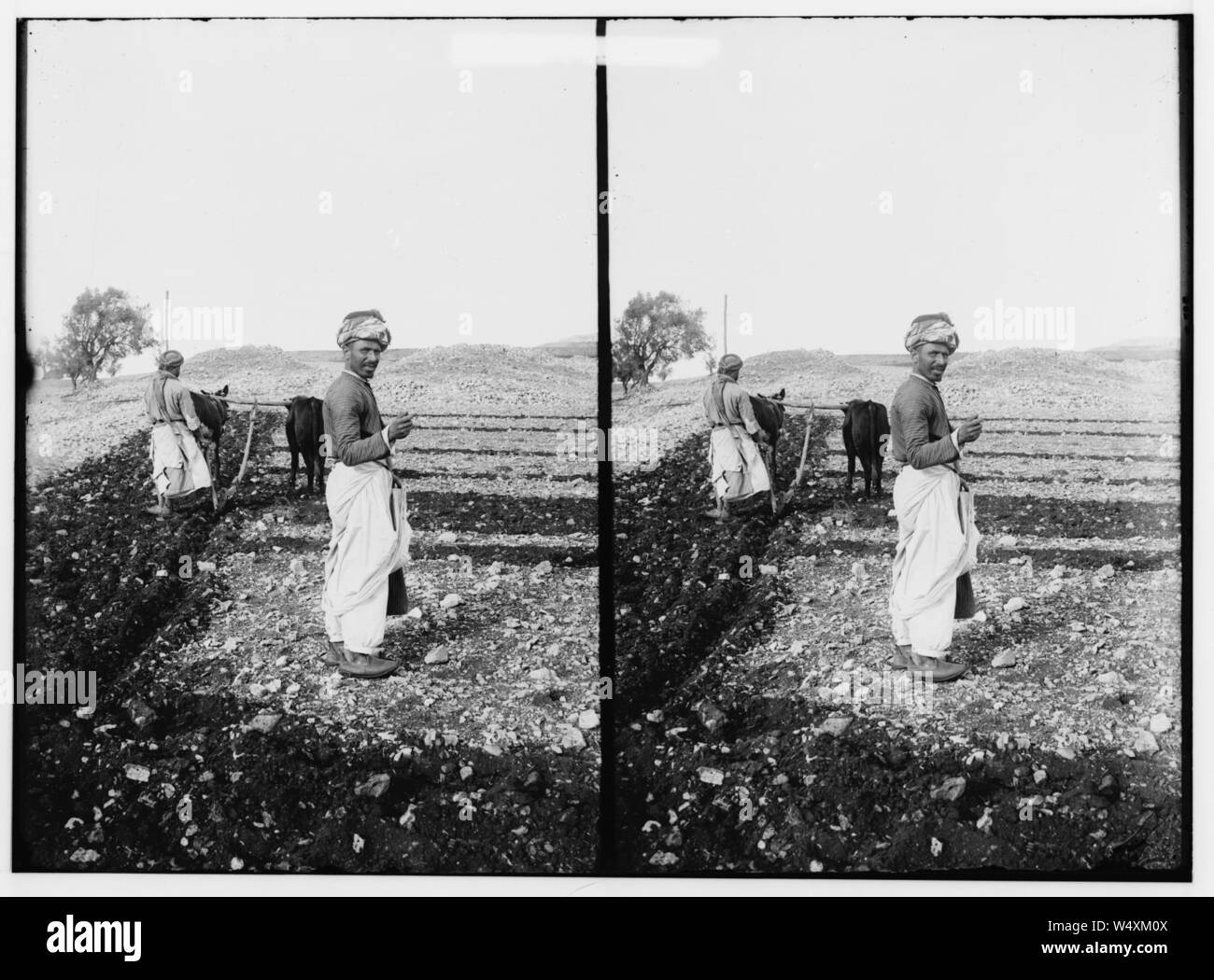 Costumi personaggi immagini e fotografie stock ad alta risoluzione - Alamy