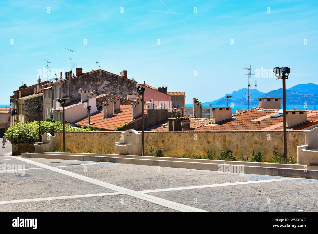 Cannes vecchia città immagini e fotografie stock ad alta risoluzione ...