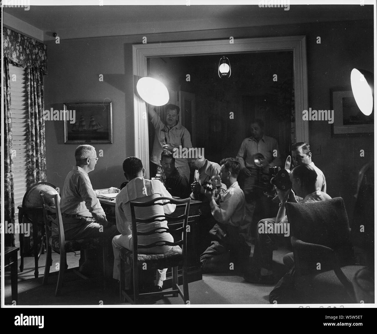 Fotografia del Presidente Truman avente la sua foto scattata alla sua ...