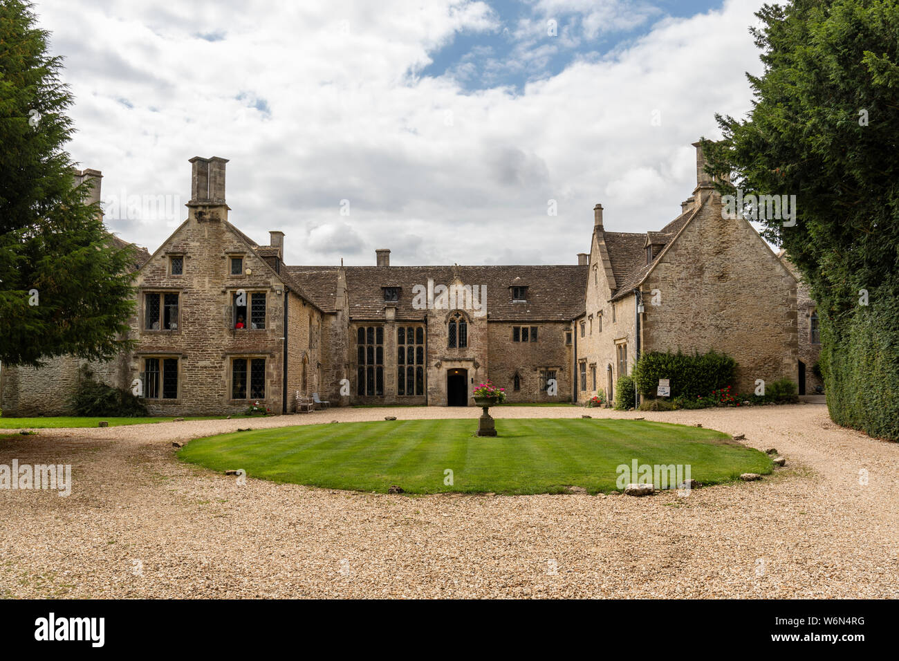 Chavenage house immagini e fotografie stock ad alta risoluzione - Alamy