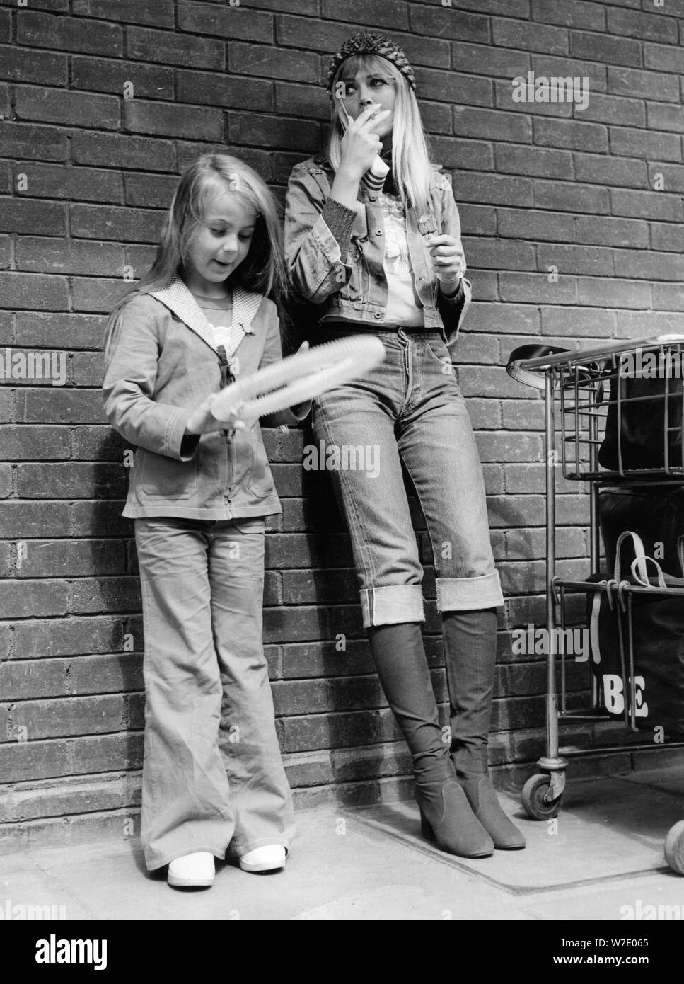 Swedish actress britt ekland immagini e fotografie stock ad alta ...