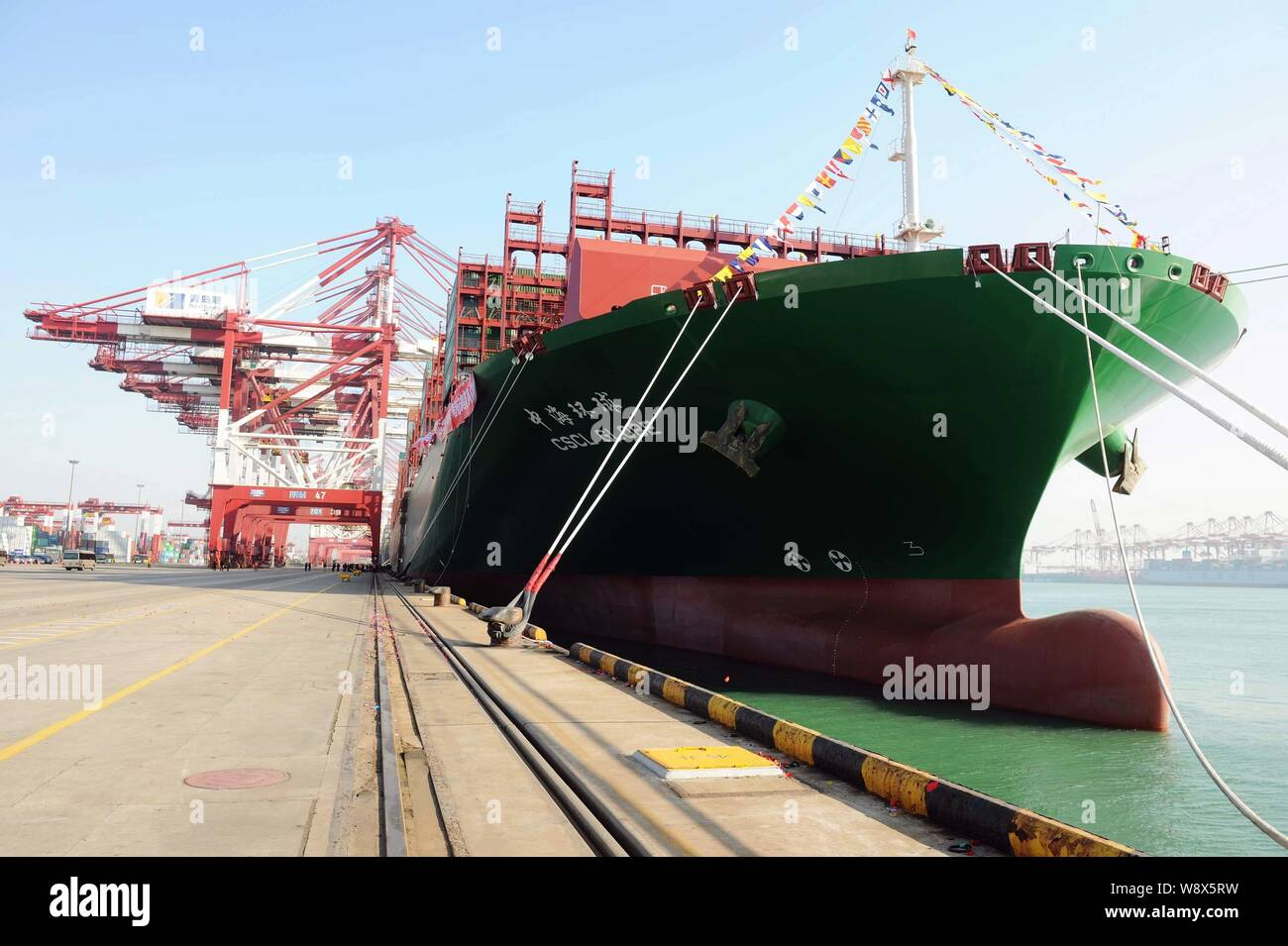 Worlds largest container ship immagini e fotografie stock ad alta ...