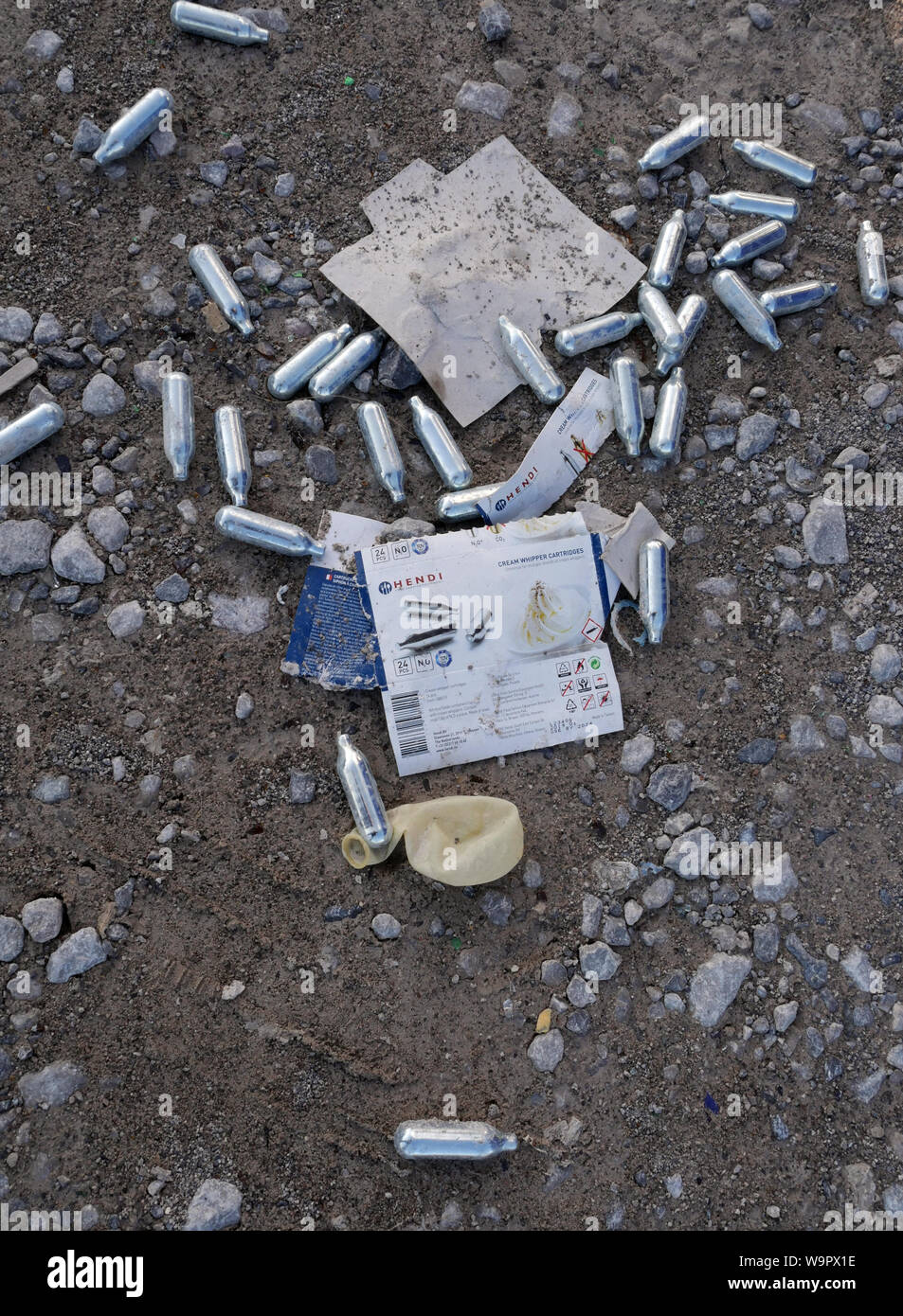 Capsule di protossido di azoto usate immagini e fotografie stock ad ...