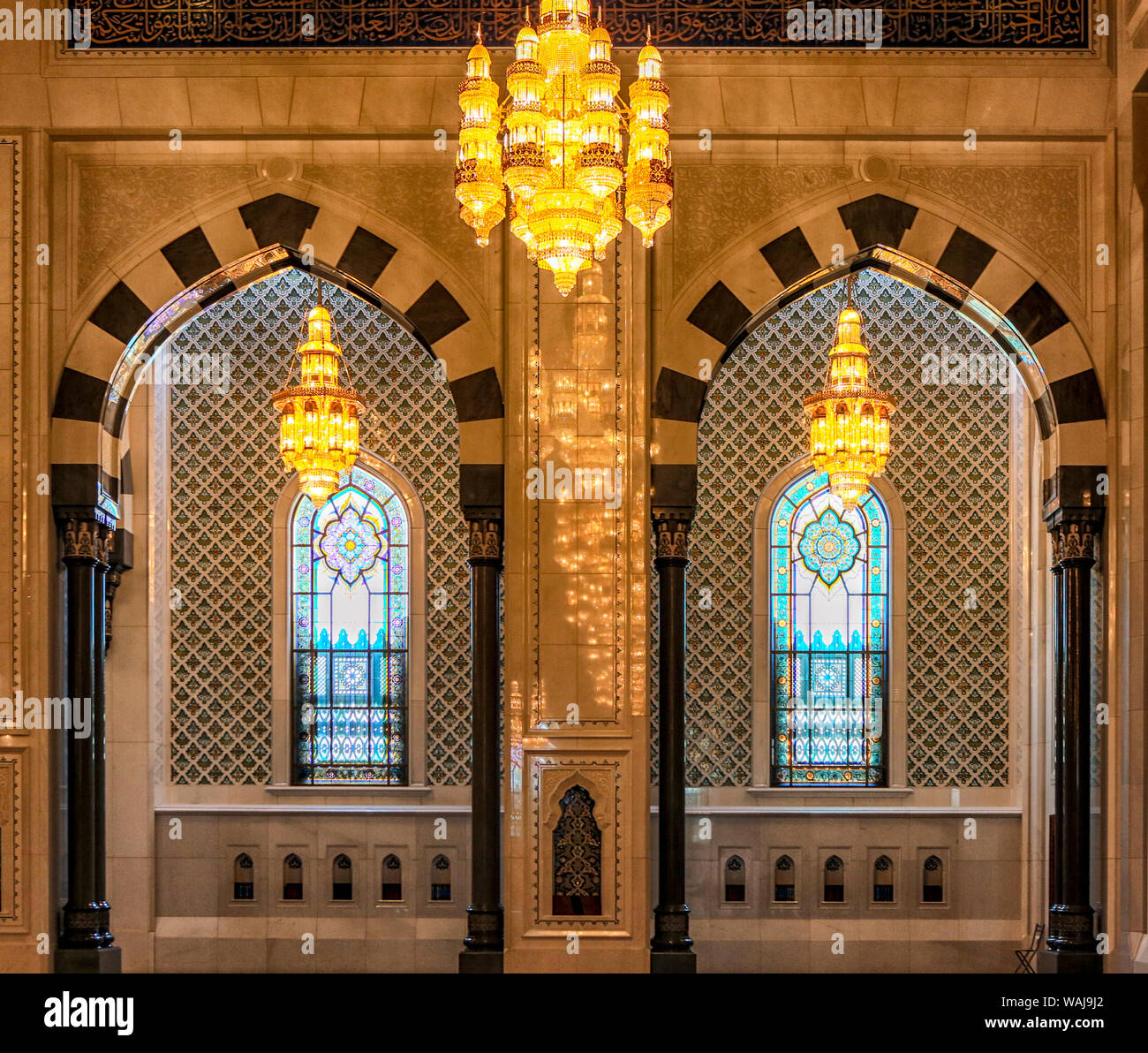 Chandelier sultan qaboos grande moschea immagini e fotografie stock ad ...