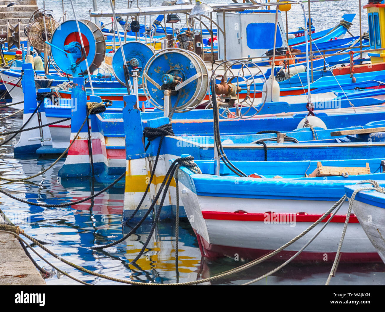 Mondello barche pescatori immagini e fotografie stock ad alta ...