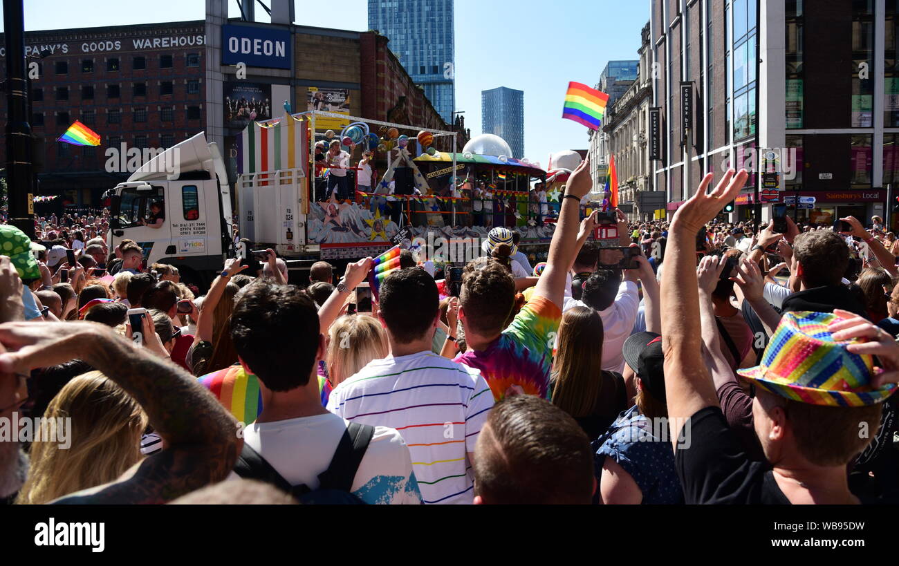 Manchester lgbtq orgoglio immagini e fotografie stock ad alta ...