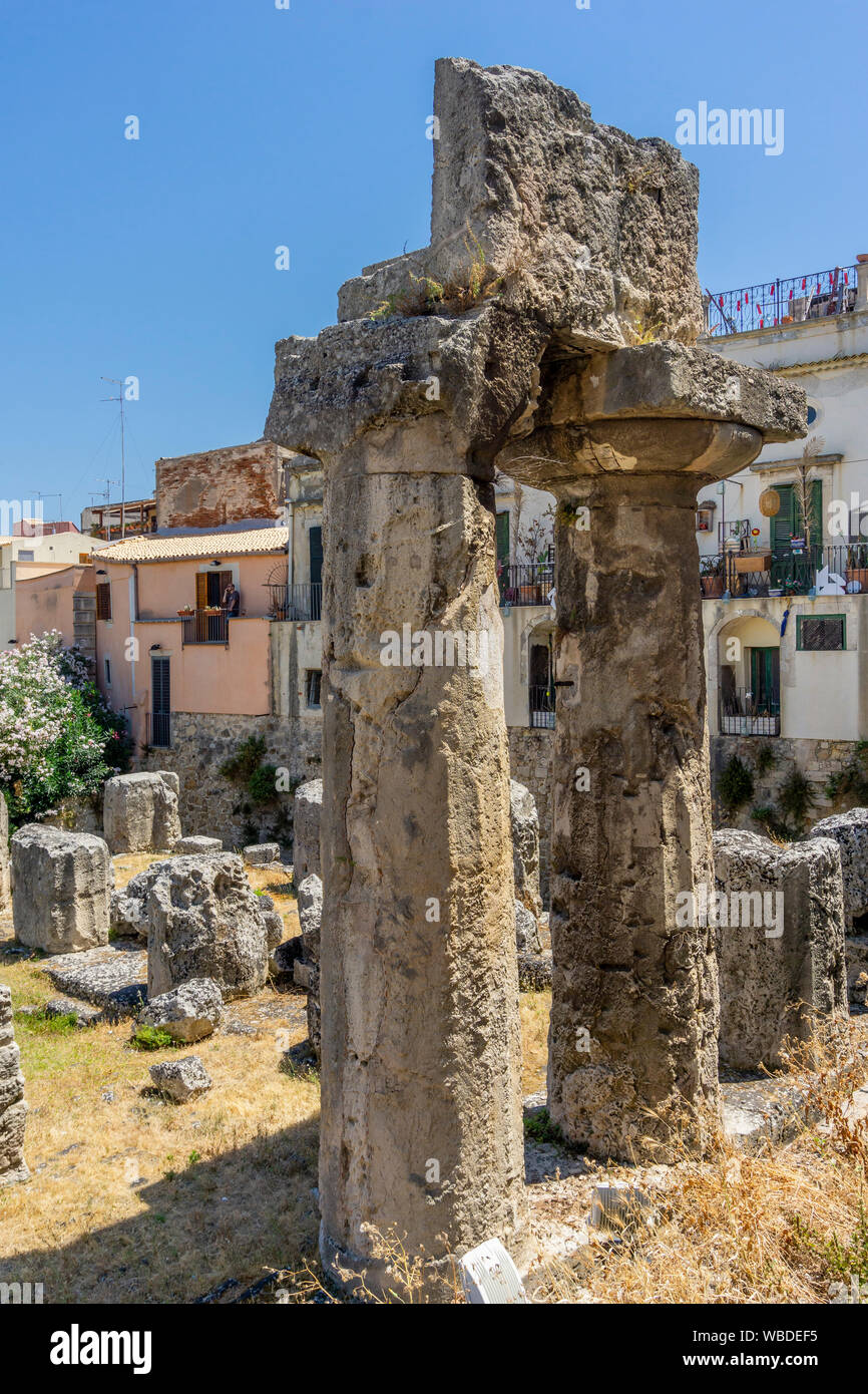 Antico tempio greco immagini e fotografie stock ad alta risoluzione - Alamy