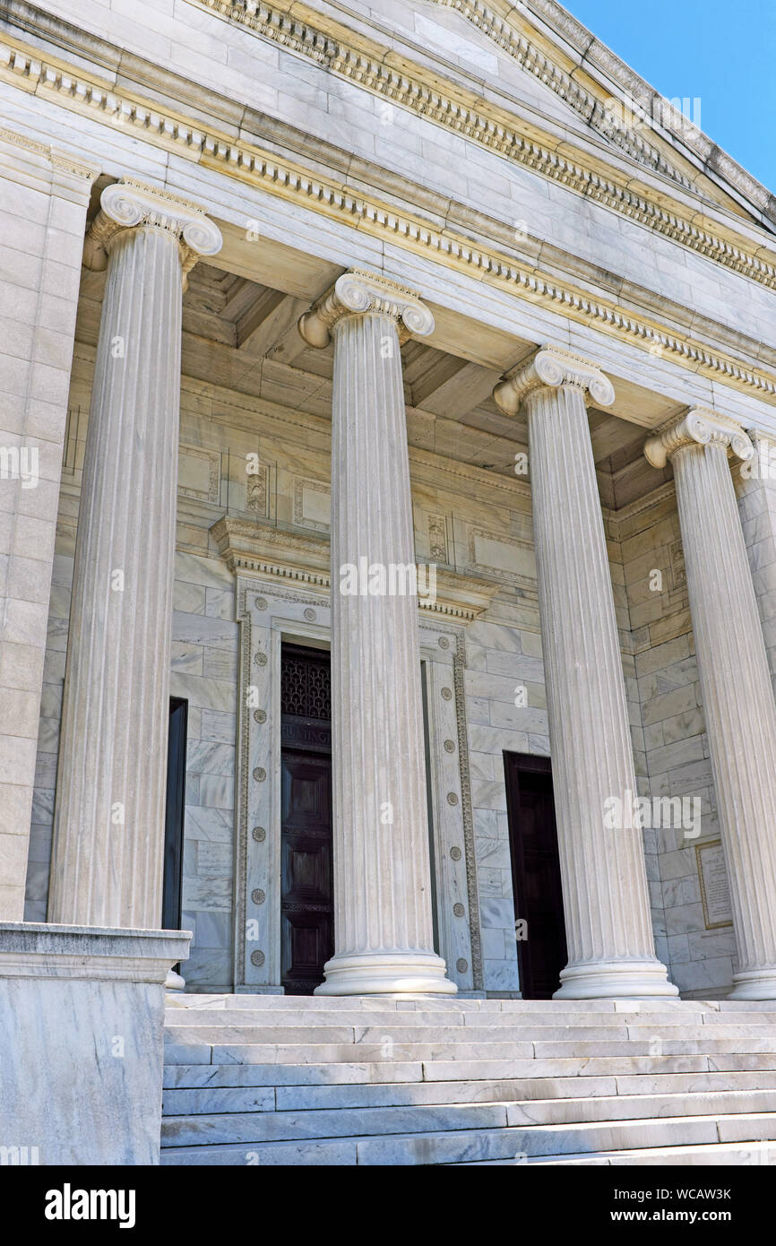 Colonne greche immagini e fotografie stock ad alta risoluzione - Alamy