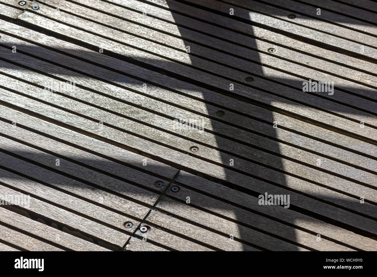 Tavole di teak immagini e fotografie stock ad alta risoluzione - Alamy