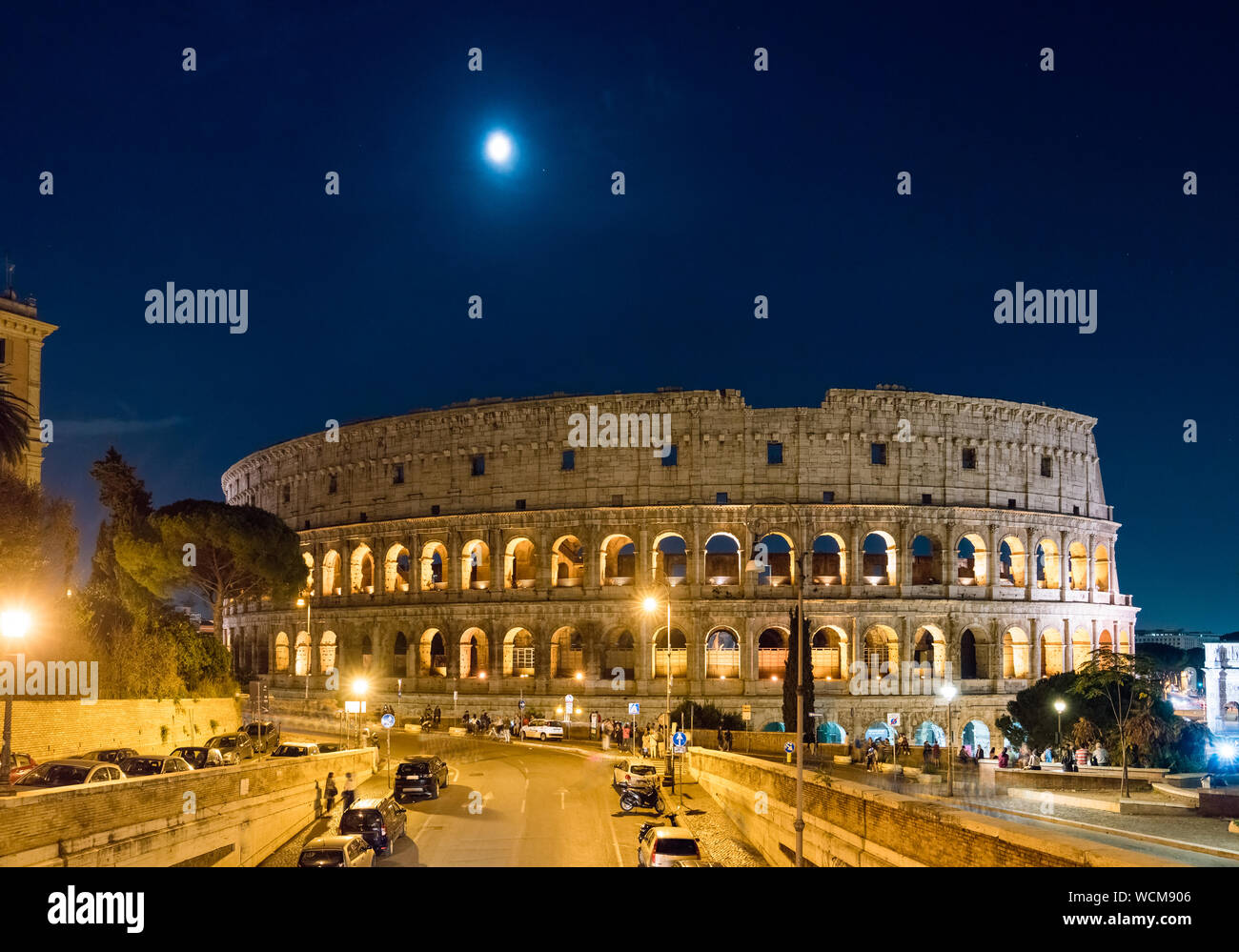 Vista del famoso antico colosseo a roma immagini e fotografie stock ad ...