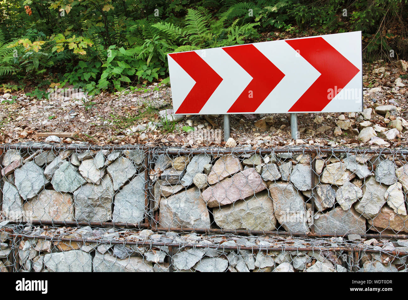 Freccia rossa immagini e fotografie stock ad alta risoluzione - Alamy