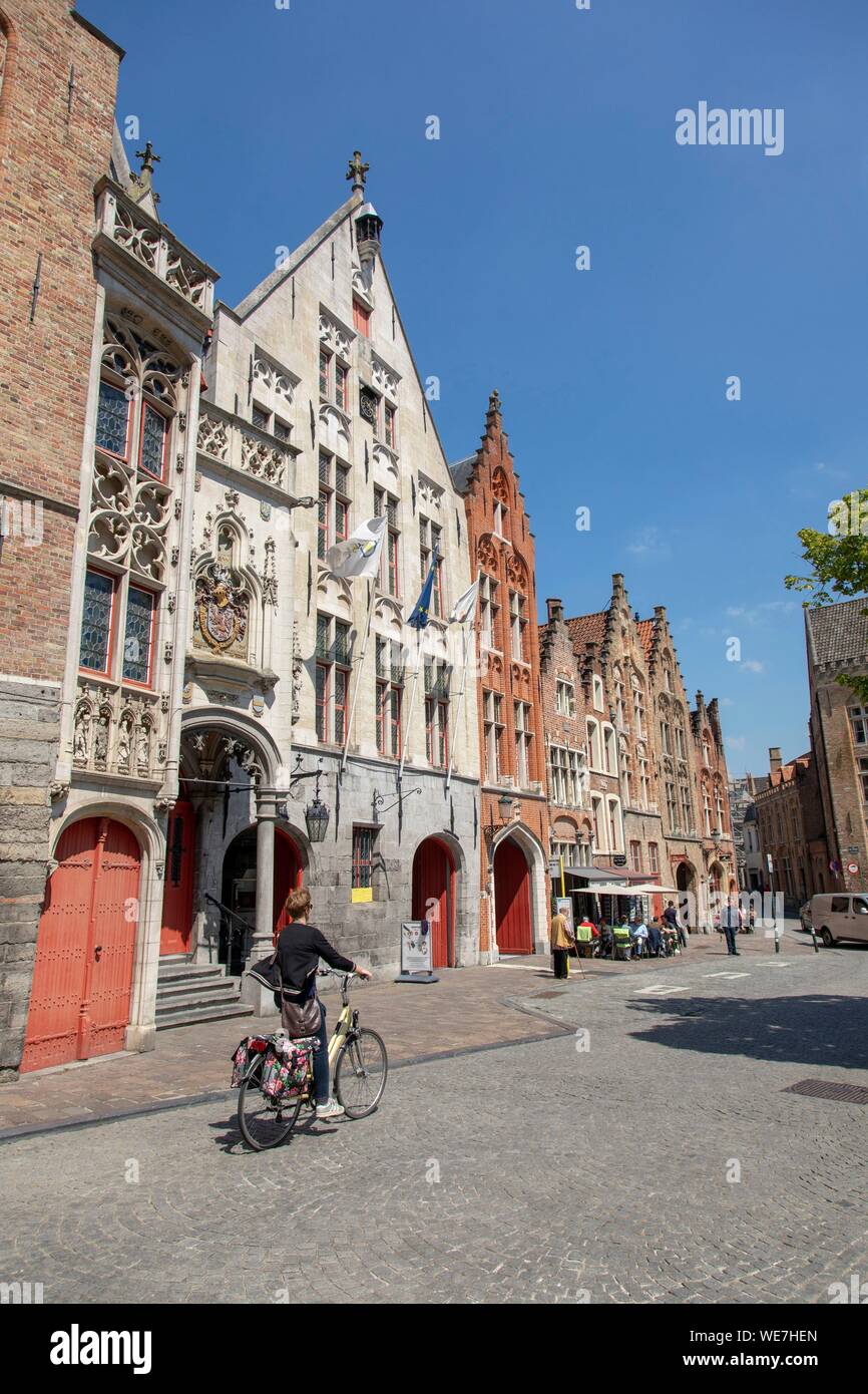 Timpano in mattoni a gradini immagini e fotografie stock ad alta ...