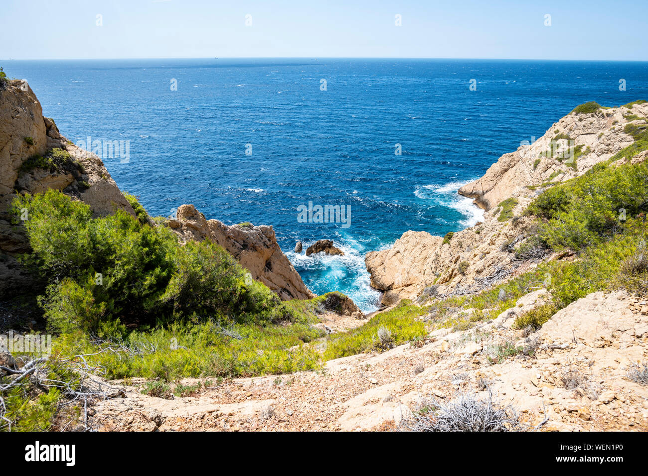 Vista panoramica di una parte di Calanque di Méjean in Ensuès la ...