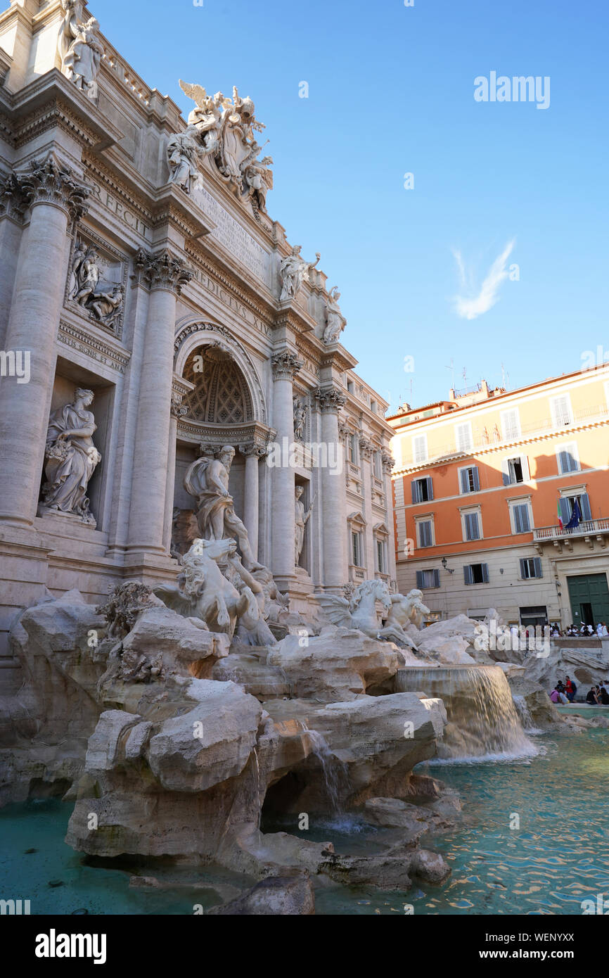 Fontana del bernini roma italia punto di riferimento famoso italiano ...