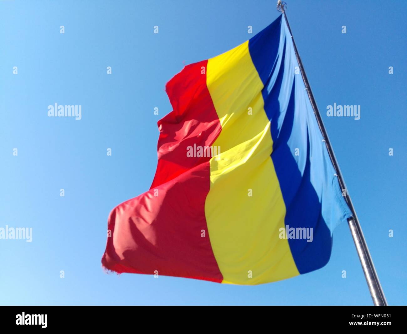 Bandiera rumena immagini e fotografie stock ad alta risoluzione - Alamy