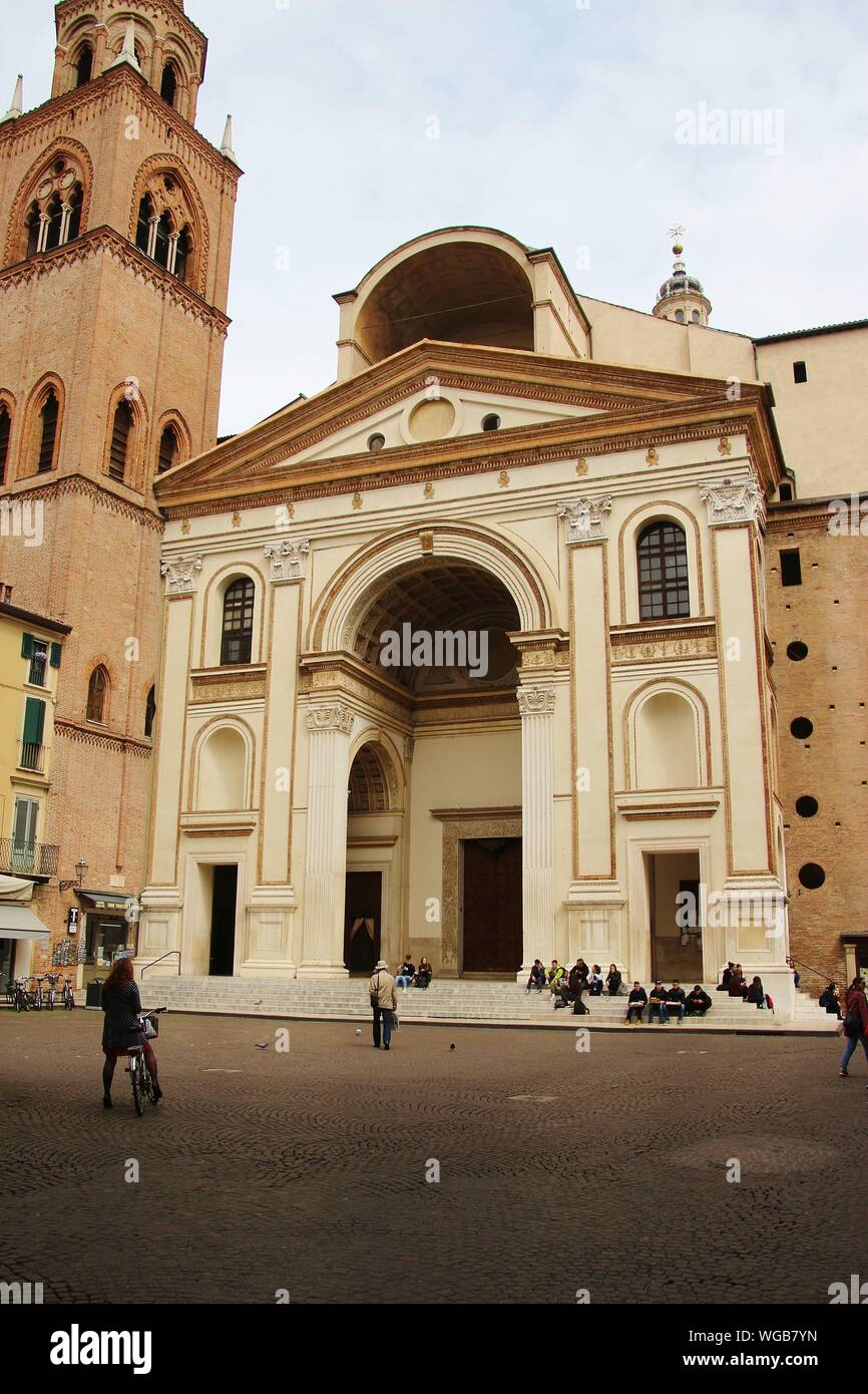 Piazza andrea mantegna immagini e fotografie stock ad alta risoluzione ...