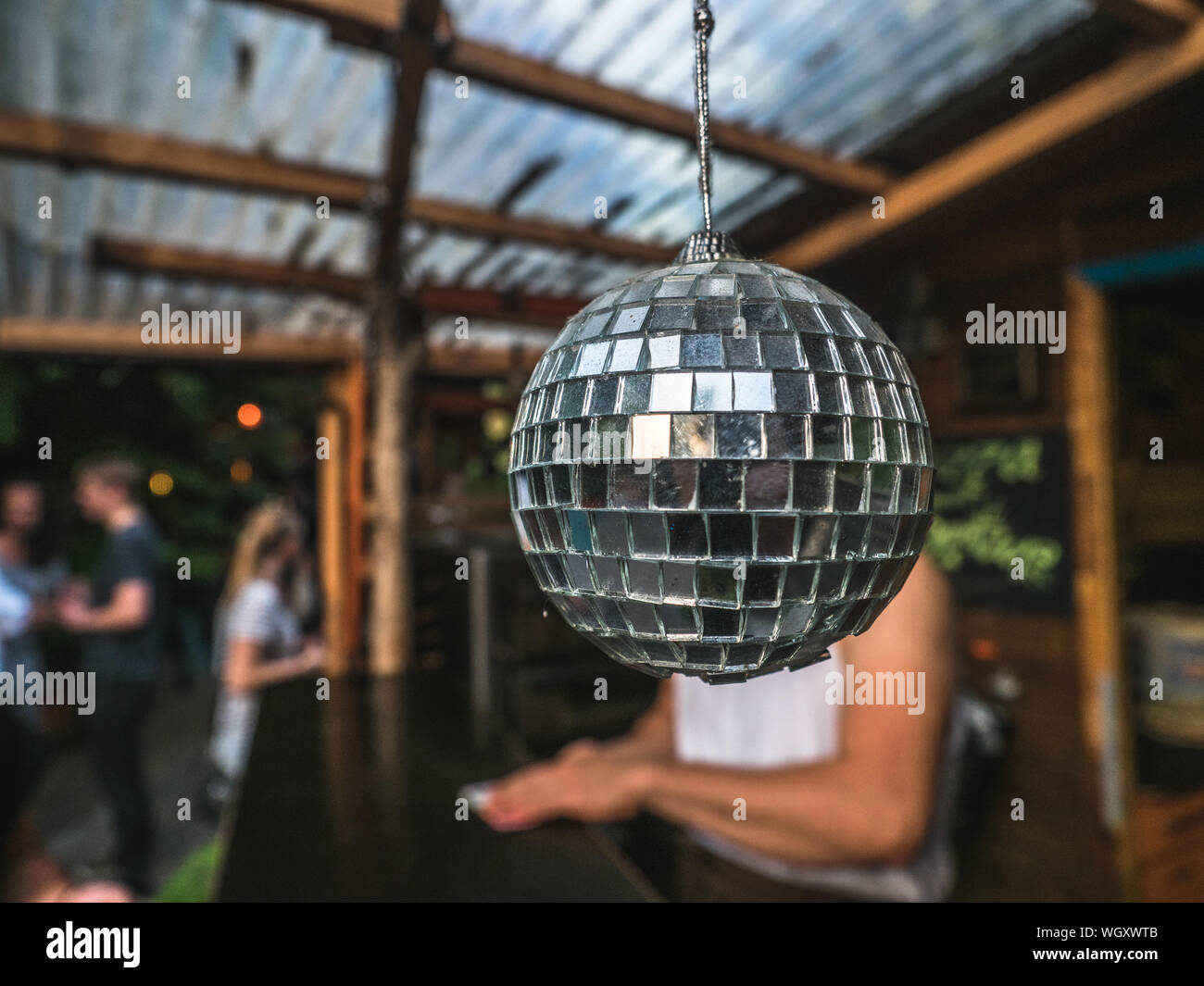 Palla Da Discoteca Colorata Immagini e Fotos Stock - Alamy