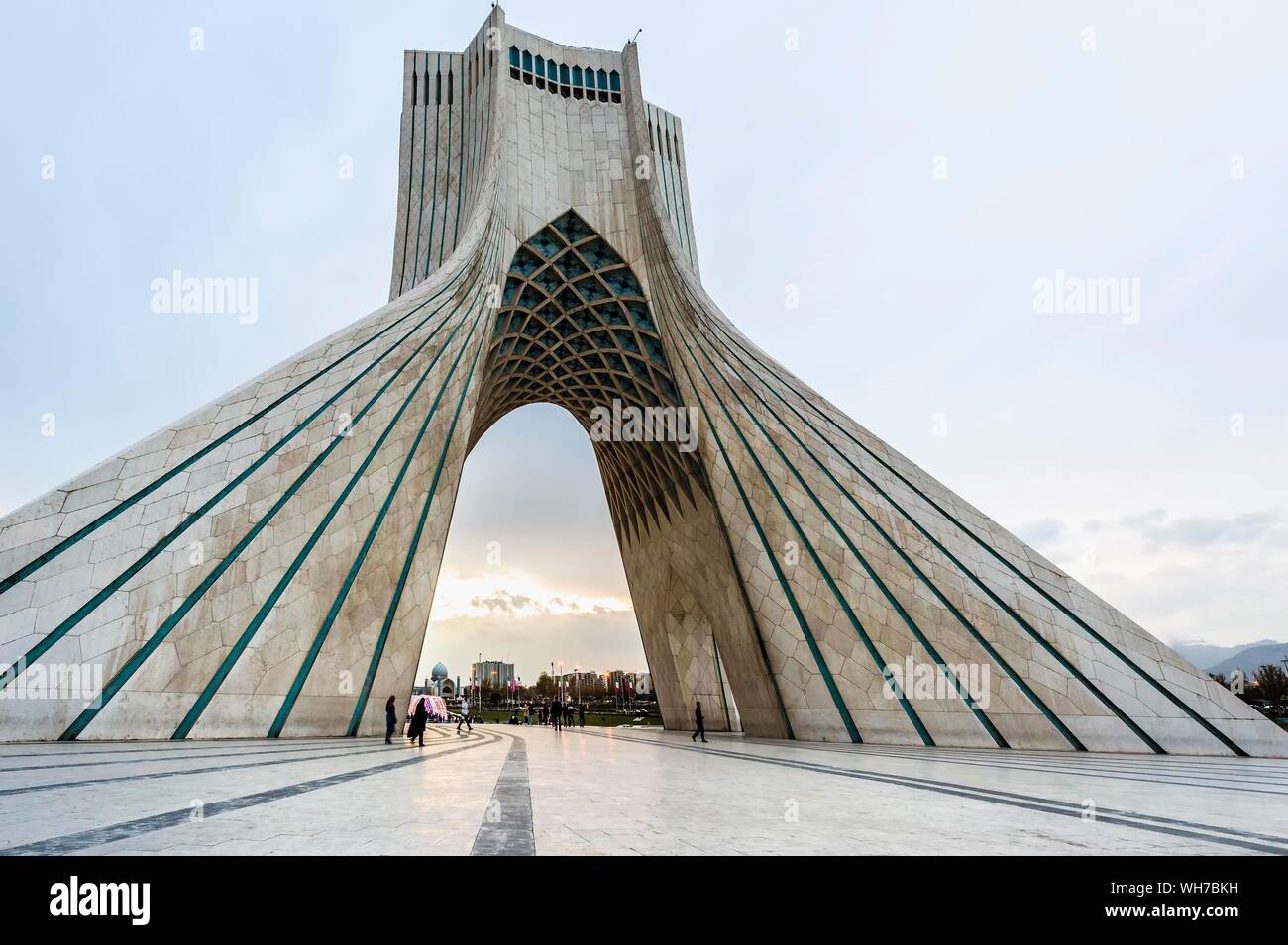 Torre azadi immagini e fotografie stock ad alta risoluzione - Alamy