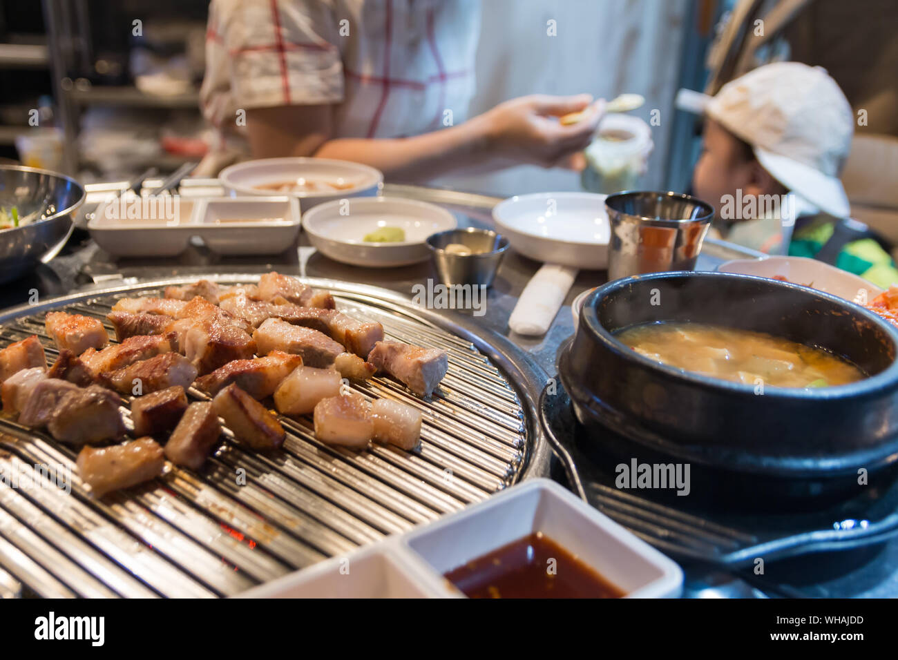 Barbecue in stile coreano immagini e fotografie stock ad alta ...