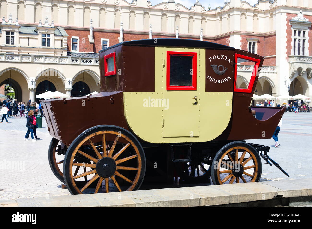 Carrozza con ruote gialle immagini e fotografie stock ad alta ...